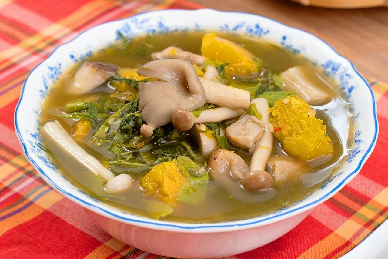 แกงเห็ดรวม - อาหารร้านดัง อร่อยฟินเวอร์ เมนูสูตรเด็ด