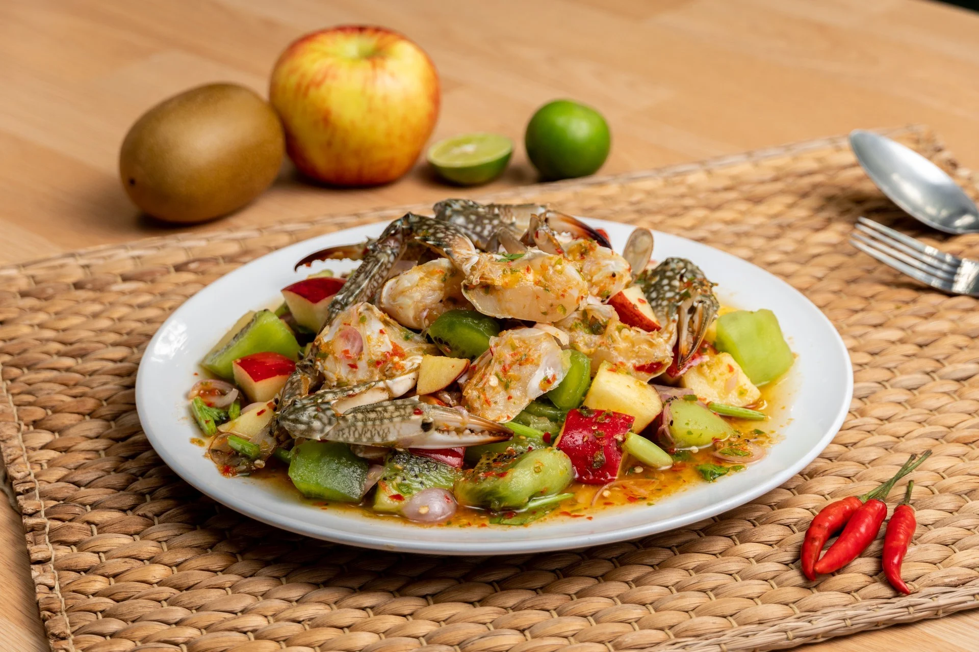 ยำปูม้าแอปเปิ้ลกีวี่ - อาหารร้านดัง อร่อยฟินเวอร์ เมนูสูตรเด็ด